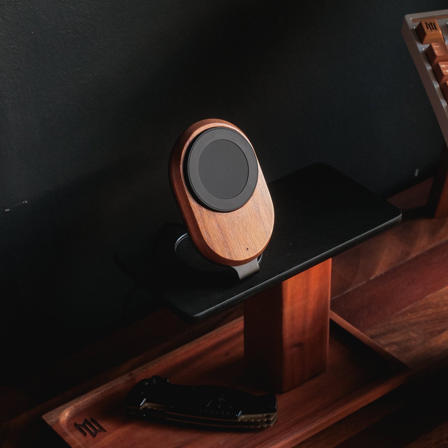 Magnetic Wireless Charger – Binepad